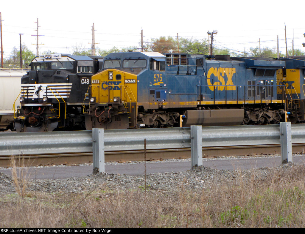 CSX 575 and NS 1048